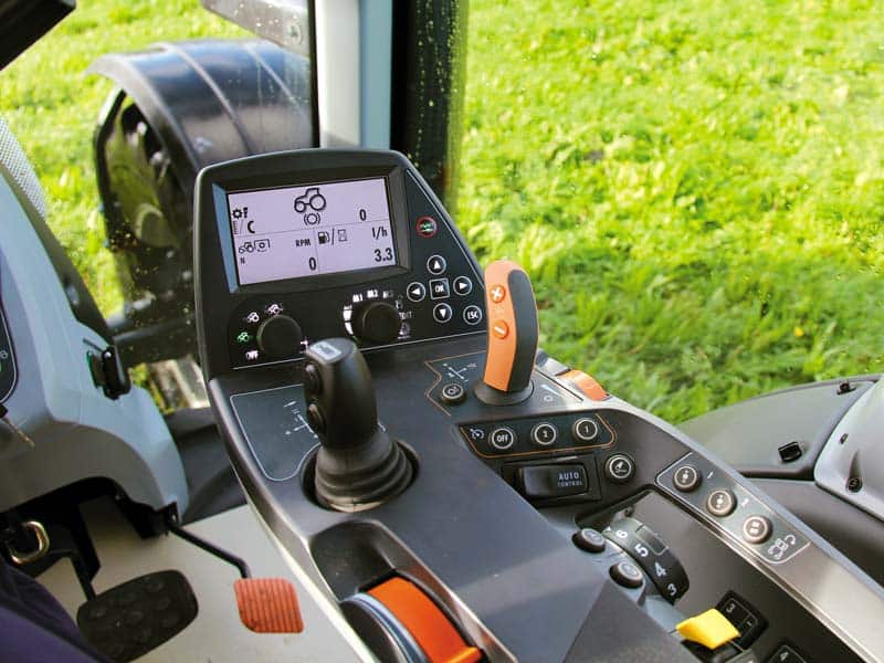 Video: Inside the Valtra T174ecoD