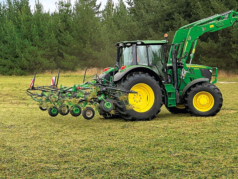 Video: SaMASZ P6-771 tedder - Farm Trader